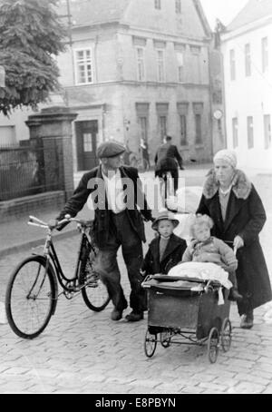 baby girl in pram trolley buggy childhood babyhood sit sleepy Stock ...