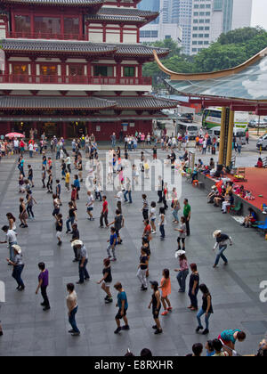 Local Country & Western dancers in Chinatown, Singapore Stock Photo - Alamy
