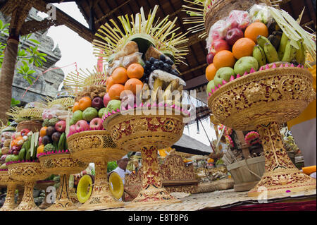 Offerings of fruit at temple ceremony, Bali, Indonesia Stock Photo - Alamy