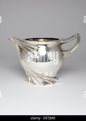 Quist art nouveau silver plated milk jug designed by Paul Follot(1877 ...