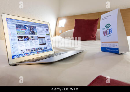 Hotel room, free Wi-Fi, Internet access Stock Photo - Alamy