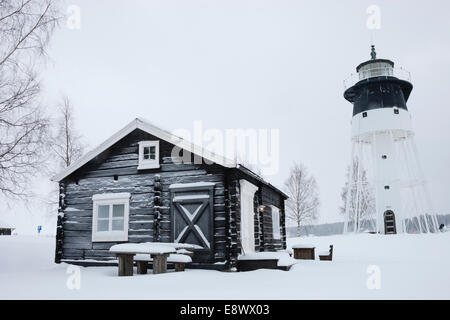 JAVRE, SWEDEN Lighthouse and cabin in winter Stock Photo - Alamy