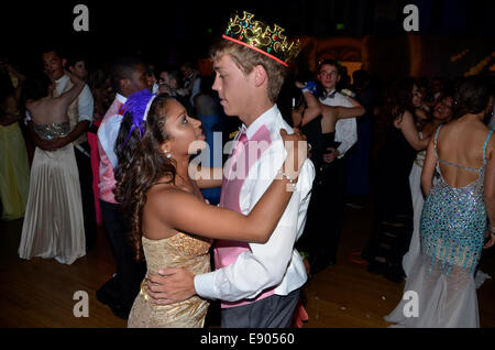 Homecoming King and Queen dancing Stock Photo - Alamy