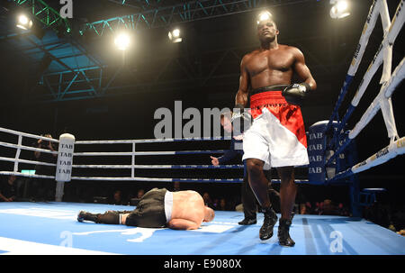 Auckland, New Zealand. 16th Oct, 2014. Reece Papuni knocks down Sam ...