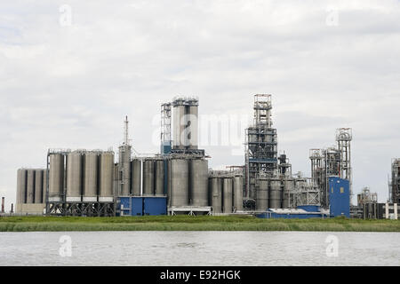 Oil refinery plant near Antwerp in Belgium Stock Photo - Alamy