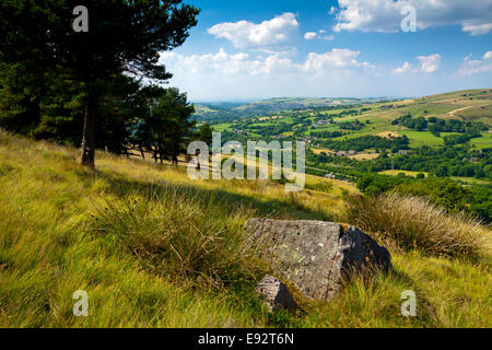 Gritstone rocks on summit of Eccles Pike a hill near Chapel en le Frith ...