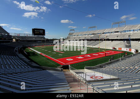 Houston, TX, USA. 17th Oct, 2014. Fans in the Houston Cougars' students ...