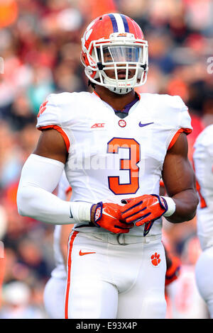 Massachusetts, US. 18th Oct, 2014. Clemson Tigers running back Wayne ...