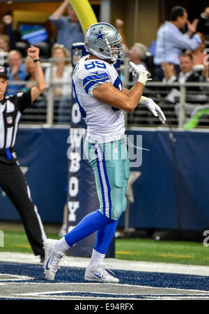 Dallas Cowboys tight end Gavin Escobar (89) celebrates scoring a ...