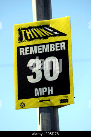 30 miles per hour mph road speed sign close up Stock Photo - Alamy