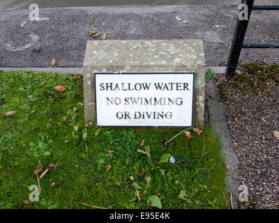 Shallow water warning sign Stock Photo - Alamy