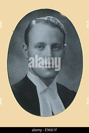 A 1913 photograph capturing a prominent individual by Dshabill and de ...