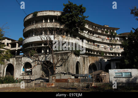 The Grande Hotel in Beira was once a luxury retreat of Africa's ...