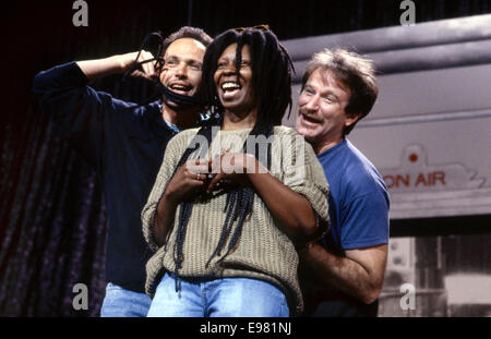 Robin Williams rehearsing for Comic Relief circa 1986 Stock Photo - Alamy