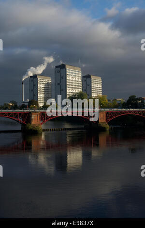 High flats overlooking the tidal weir, Gorbals, Glasgow Stock Photo - Alamy