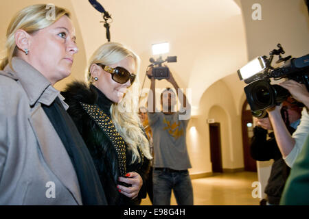Tatjana Gsell (L), the ex-wife of the Nuremberger plastic surgeon Franz ...