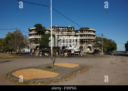 The Grande Hotel in Beira was once a luxury retreat of Africa's ...