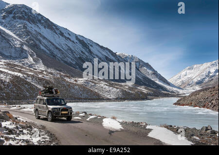 Winter landscape on Changthang, Ladakh Stock Photo - Alamy