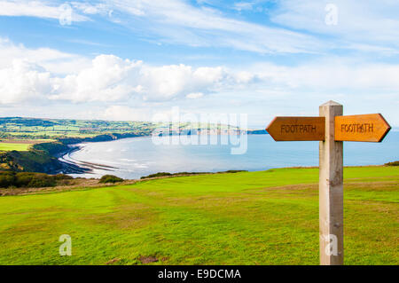 Footpath direction sign in English countryside Stock Photo - Alamy