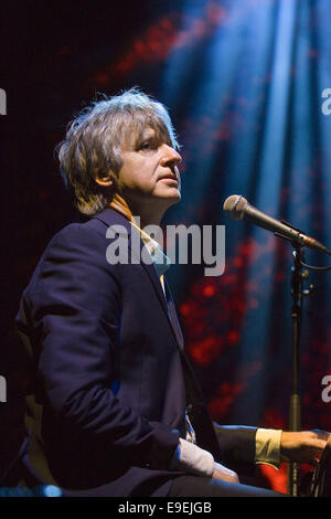 Neil Finn performs a headlining gig at Glasgow Royal Concert Hall ...