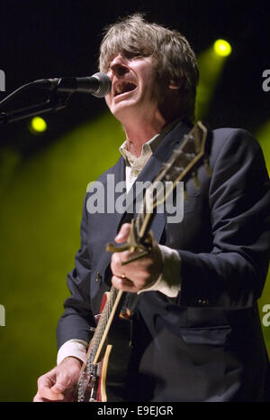 Neil Finn performs a headlining gig at Glasgow Royal Concert Hall ...