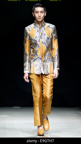 Beijing, China. 27th Oct, 2014. A model presents a creation of the Zeng ...