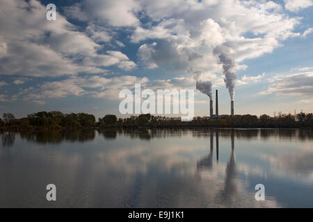 Monroe, Michigan - DTE Energy's Monroe Power Plant, the second-largest ...