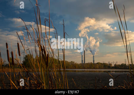 Monroe, Michigan - DTE Energy's Monroe Power Plant, the second-largest ...