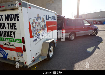 mpv van with u-haul trailer attached in Canada Stock Photo - Alamy
