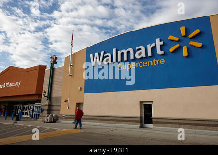 walmart supercentre saskatoon Saskatchewan Canada Stock Photo - Alamy