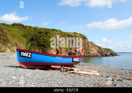 The pebble beach in Porthallow Cove, Cornwall, England, UK Stock Photo ...