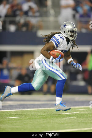 Dallas Cowboys wide receiver Dwayne Harris (17) scores on a punt return ...