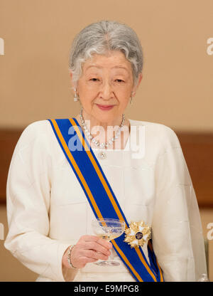 TOKYO, Japan - Empress Michiko (R) attends an exhibition of picture ...