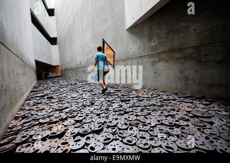 Interior architecture of the Memory Void room at the Jewish Museum in ...