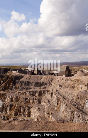 The Coldstone Cut is a piece of public art at Coldstone Quarry near ...