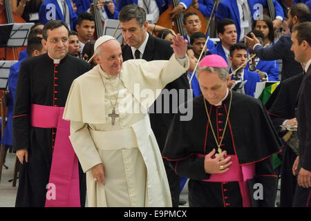 Rome, Italy. 31st October, 2014. Pope Francis meet the Catholic ...