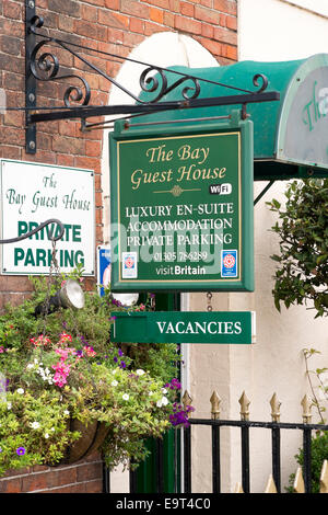 Vacancies rooms available sign hotel guest house room to rent stay ...