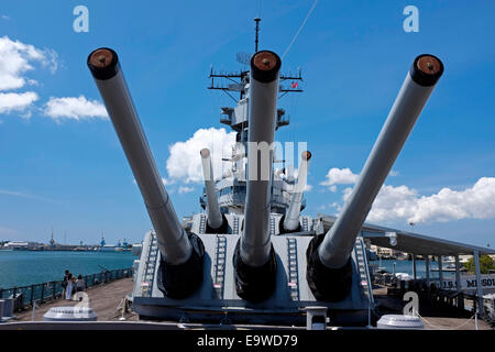 16 Inch Guns of the USS Missouri in Pearl Harbor, Hawaii Stock Photo ...