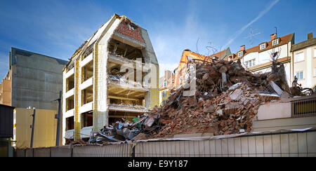 House demolition, Munich, Bavaria, Germany Stock Photo - Alamy