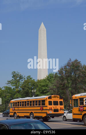 Washington DC, Yellow School bus at the National Gallery of Art with ...