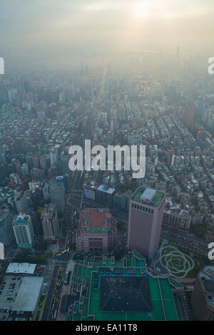 Smog and pollution Aerial View Taipei Taiwan Stock Photo - Alamy