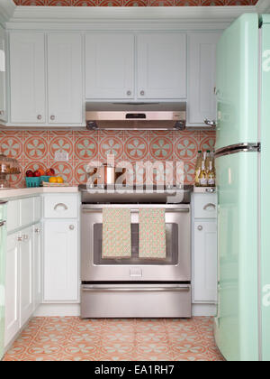 Retro style interior Stock Photo - Alamy