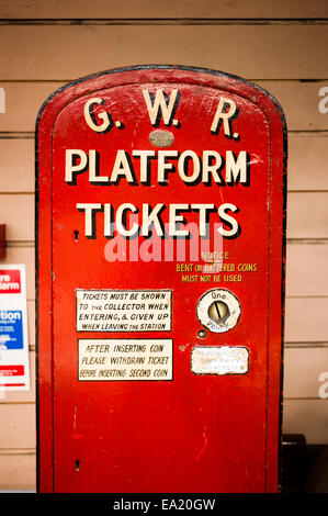 Platform Ticket machine at a GWR Railway station Stock Photo - Alamy