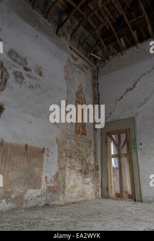 Interiors of an abandoned madhouse in the downtown Stock Photo - Alamy