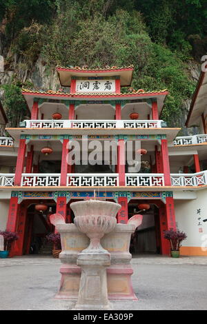 Perak Cave Temple (Perak Tong) entrance – cultural and architectural ...