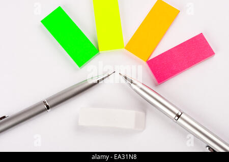 Postit and pens Stock Photo - Alamy