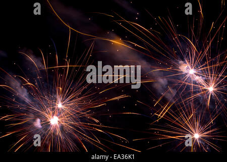 Guildford, Surrey, UK. 5th November, 2014. Stunning Fireworks pictured ...