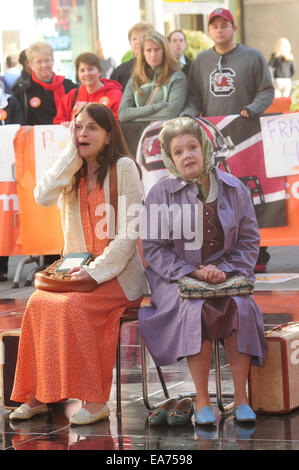 Sutton Foster and the cast of Violet perform on Today show Best of ...