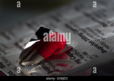 kapake paracetamol pain killer tablets foil blister pack Stock Photo ...