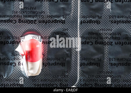 kapake paracetamol pain killer tablets foil blister pack Stock Photo ...